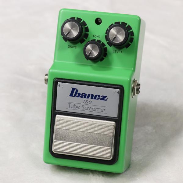 王道オーバードライブ、TS9の魅力を現代に。Ibanez TS9 Reissue Tube Screamerは、1979年に登場した名機「TS9」を忠実に再現した復刻版オーバードライブペダルです。特徴的な海草グリーンの筐体と、Drive・T...