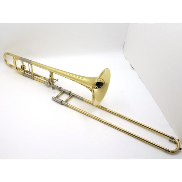 ヤマハ トロンボーン YSL-882O Xenoシリアル番号525919 管体重量1935グラム(スライド629グラム)イエローブラス一枚取りベル、ラッカー仕上げ、オープンラップの現行カスタムテナーバストロンボーン。複数の凹み修正を行ってお...