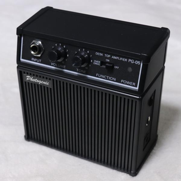 ギター用小型アンプ9Vバッテリー&amp;アダプター駆動が可能なミニアンプ。オーバードライブスイッチ搭載!多少の傷や汚れ等の使用感がありますが、動作に問題ございません。■備考:その他・付属品は画像に写っているもののみとなります。