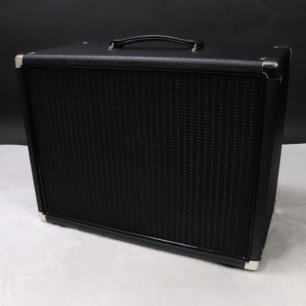 主に無垢のパイン材を使用しダブテイルジョイントで丁寧に組み上げております。スピーカーにはElectro-Voice/EVM-12Sを搭載。レスポンスの良さ、中低域帯の伸びの良さ、高域の煌びやかさ、音圧感、どれをとっても素晴らしいスピーカーで...