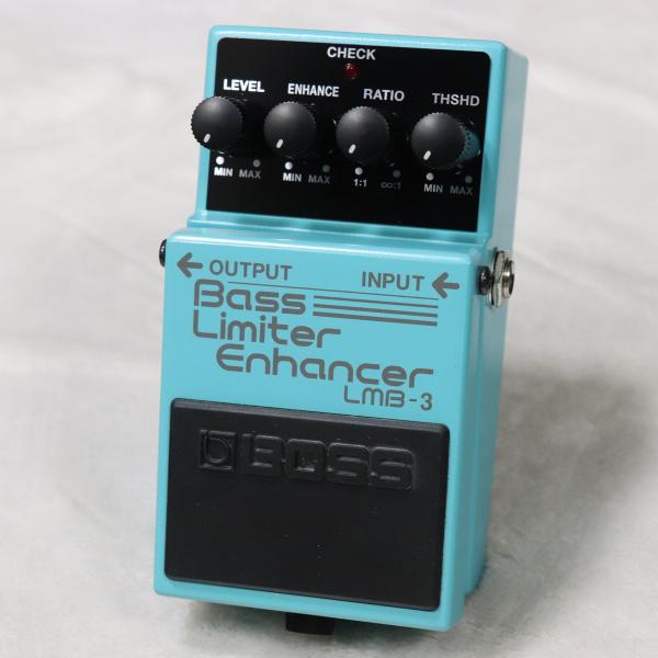 スレッショルドとレシオの2コントローラーにより緻密なリミッティング効果を実現。指弾き、ピック弾き、スラップ奏法と多彩な奏法に対応できるようになっております。エンハンサーも効果のかかり方や帯域をよりベース用にチューン。明るいキャラクターで効き...