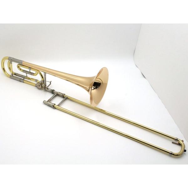 ヤマハ トロンボーン YSL-820Gシリアル番号003661 管体重量1667グラム(スライド572グラム)ワンピースゴールドブラスベル、ラッカー仕上げの1990年から1994年に作られたカスタムグレード太管テナーバストロンボーン。ベル・...