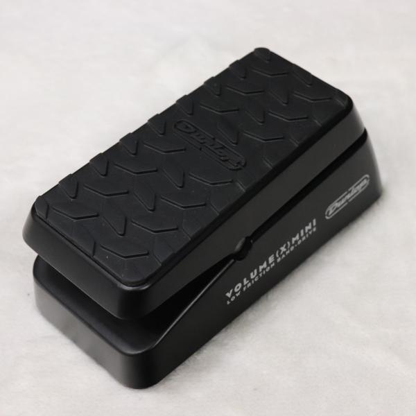 ボードに収まる、プロ仕様のボリューム&amp;エクスプレッションJim Dunlop DVP-4 Volume (X) Mini Pedalは、コンパクトな筐体に高い操作性と柔軟な機能性を凝縮したボリューム/エクスプレッションペダル。省スペ...