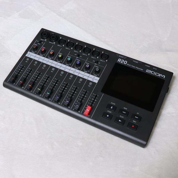 使いやすさを再定義タッチ操作の16トラックMTR直感的なタッチ操作のインターフェースにより、楽曲のレコーディング、エディット、ミックスがかつてないほどにシンプルに。曲のアイディアやインスピレーションを素早く形にできる、新世代のマルチトラック...