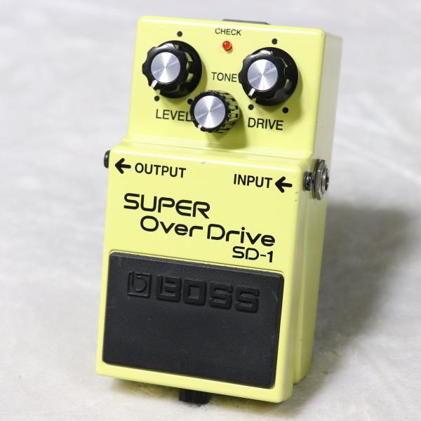 BOSS定番オーバードライブ「SD-1」をベースに、TL072CPオペアンプへ交換されたモディファイ仕様。SD-1らしい中域の押し出しを残しつつ、輪郭感と分離感を強化したクリアなドライブサウンドが魅力の一台です。1981年の登場以来、数多く...