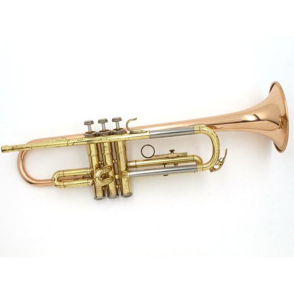 ヤマハ トランペット YTR-332シリアル番号014124レッドブラスベル、ラッカー仕上、第3トリガー付、1ウォーターkey、1971年から1977年頃に製造されていたモデル。届く範囲で複数の凹み修正を行なっており、所々にモヤモヤとした修...