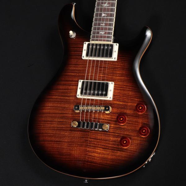 PRSとしてのサウンドクオリティを継承しつつも、手頃な価格帯でのギターを実現し、PRSの主力ラインナップのひとつに成長したSEシリーズ。■ シリアル : CTI G005233■ 重量 : 3.29kg■JAN : 082536214527...