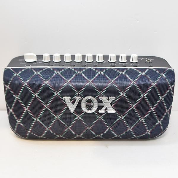 VOX Adio AIR BS ■ VOX「Adio Air BS」は、Bluetooth対応のベース用ポータブルアンプで、ワイヤレス再生や編集が可能■ 50W出力とステレオスピーカー搭載で、コンパクトながら迫力ある低音を実現■ モデリング...