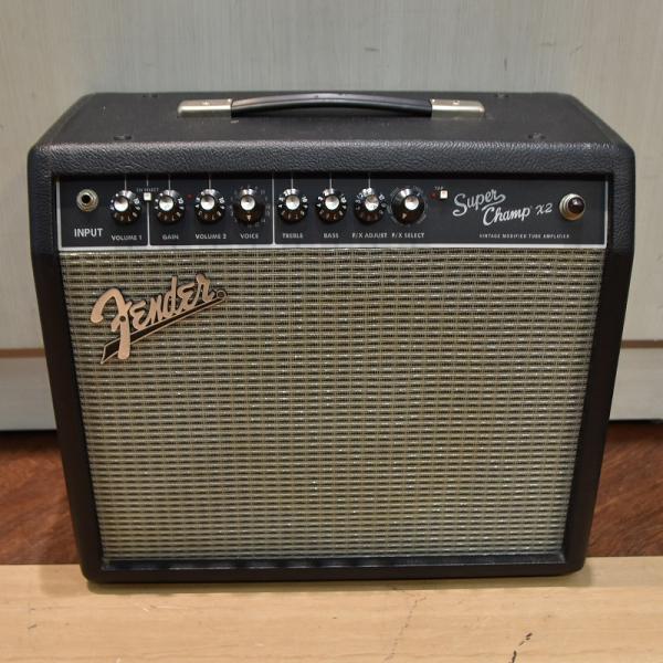 FENDER SUPER CHAMP X2 COMBO ギターアンプ が中古で入荷しました！■ Fender Super Champ X2 Combo は、真空管ならではのレスポンスとモデリングを融合したコンパクトなギターアンプ■ 15W出...