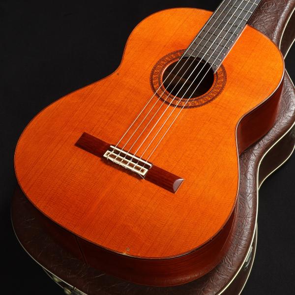 1979年製のホセ・ラミレス、最高級グレードの1aが入荷しました。サウンドホール内部のラベルに記載された1a(ファーストクラス)が示すとおり、当時の最高級グレードのモデルです。使用されている木材は3世によって構造改革が行われたシダー単板トッ...