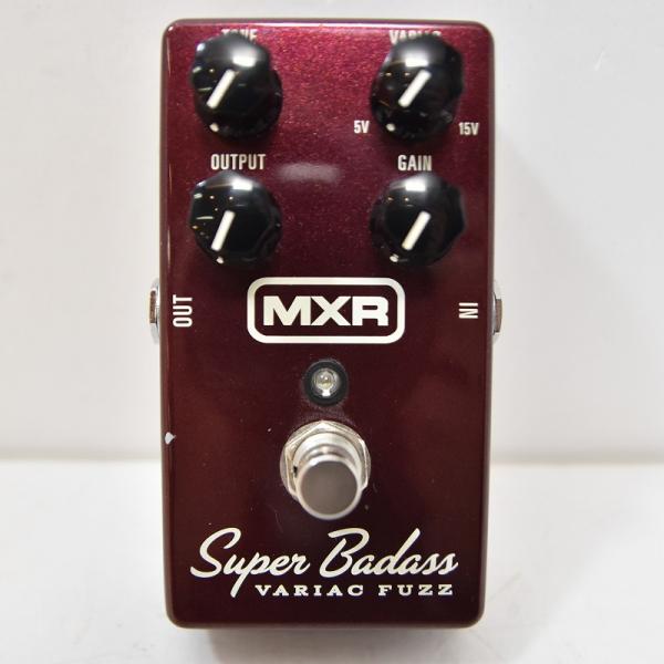 MXR M236 Super Badass Variac Fuzz が中古で入荷しました!■ クラシックなシリコントランジスタ搭載のヴィンテージ系ファズを基調に多彩な表情を生み出す設計■ 電圧を5 15Vで可変するVARIACコントロールに...