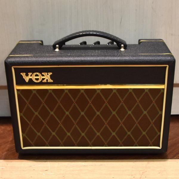 VOX V9106 PATHFINDER10 が中古で入荷しました!10W出力のトランジスタアンプで、自宅練習に最適な扱いやすい音量とサイズを実現。VOX伝統のクリーンな煌びやかさと、ゲイン操作によるナチュラルなドライブサウンドが特徴。トレ...