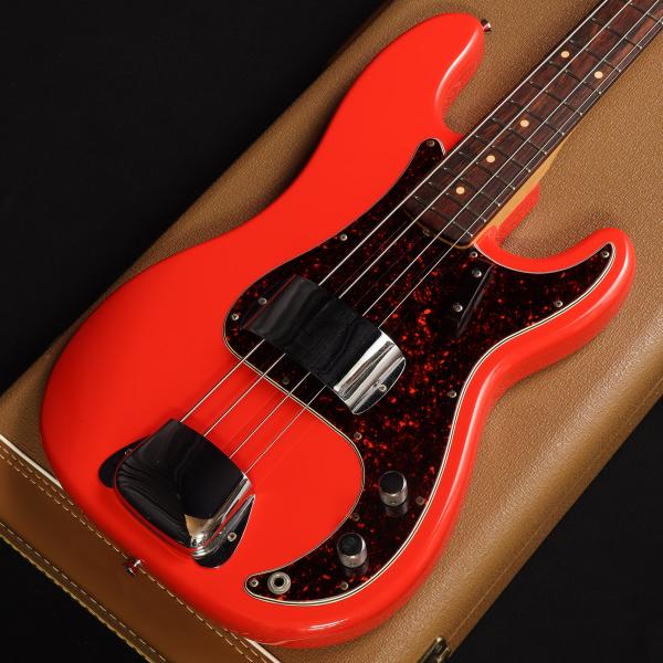 マスタービルダーが手掛けた、60sスタイルのプレシジョンベースが入荷しました!元フェンダーカスタムショップのマスタービルダー、ジェイソン・デイヴィスが1997年の製作したプレシジョンベース。ボディ材はアルダーで、鮮やかなフェスタレッドにべっ...