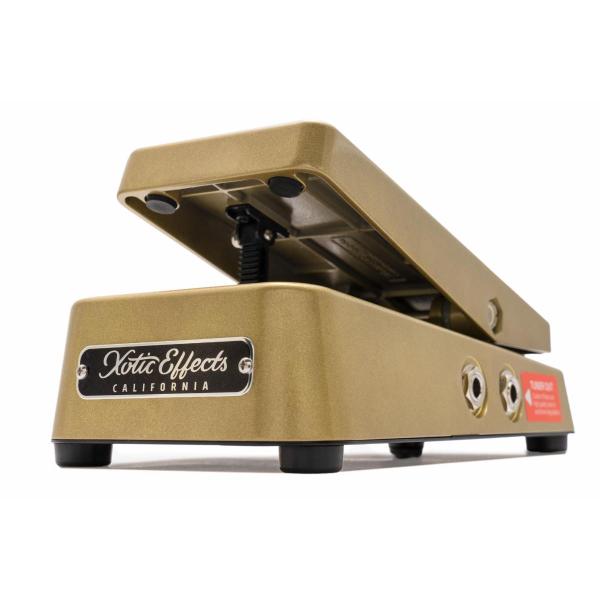 Xotic Volume Pedalはミュージシャンの身体の一部／楽器の一部となるべくリニアな動きをコントロールしてくれます。シンプルな回路構成だからこそ楽器本来の周波数帯域全体のトーンを保持するために、高品質のオーディオポテンショメーター...