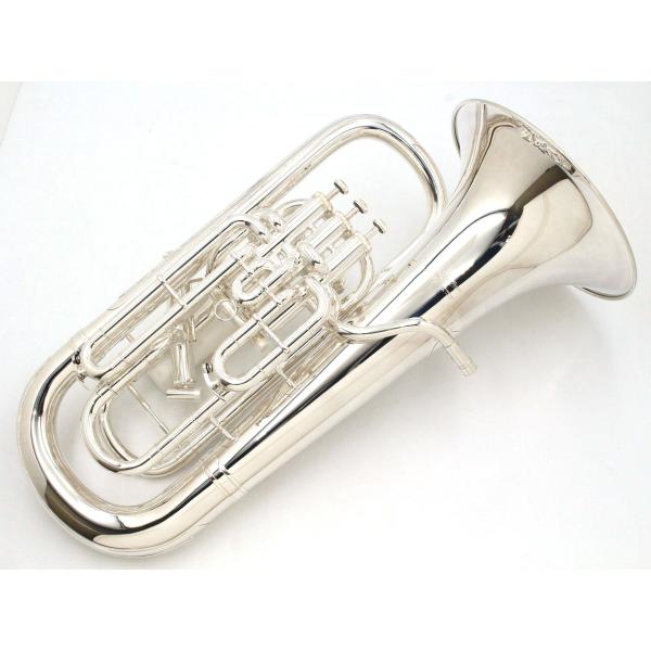 ウイルソン ユーフォニアム TA2900BS/GPシリアル番号133452900イエローブラスベル、ブライトシルバーメッキ仕上・インナーベルゴールド、4ピストン、コンペンセイティングシステムのモデル。艶やかで明るいサウンドと、しっかりとフォ...