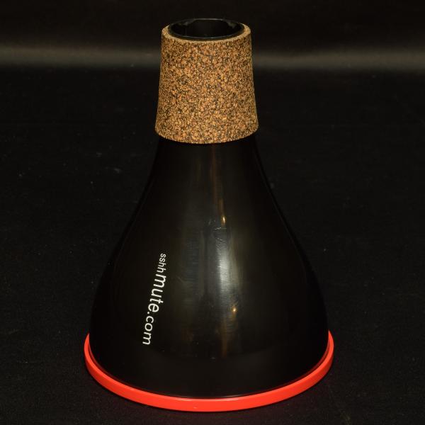 ニュージーランドの金管楽器奏者ブレンナー氏が考案したsssssshhhhhh Mute(シーミュート)。どの音域においても、高音域からペダルトーンまで、より正確な音程で練習できるように工夫されたミュートです。ライトウェイトABS樹脂製でミュ...