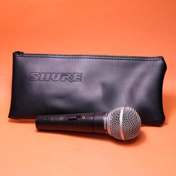 SHURE SM58Sは「ゴッパー」の愛称で親しまれ、世界中のミュージックシーンで圧倒的な支持を受けロングセラーを続けるマイクロフォンの傑作。あらゆる音源の魅力を引き出す歯切れの良いサウンド。ON/OFFスイッチの付いたタイプのモデルです。...