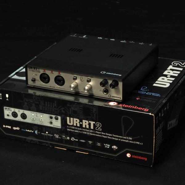 Rupert Neve Designs社製の特製トランスフォーマーを搭載し、高音質な4イン/2アウトのUSB 2.0オーディオインターフェース「UR-RT2」UR シリーズで定評ある D-PRE マイクプリアンプ2基と相まって、RND トラ...