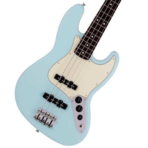 Made in Japan Junior Collection Jazz Bassは従来のFenderのルックスを纏いながら30インチスケール指板を採用した、これから楽器を始めるエントリープレイヤーや若年層への新しい選択肢の一つとなるベース...