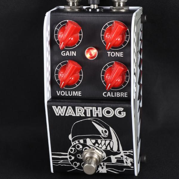 WARTHOGは当初、他のどのディストーションペダルよりも優れたサウンドを生み出すべく設計されましたが、最終的にはそれをはるかに超えるものとなりました。回路を細かく調整することで、WARTHOGは市場のどのオーバードライブ/ディストーション...