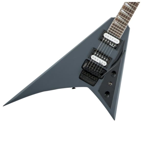 素早い機能性と魅力的な価格帯を実現したJS Seriesは今回、飛躍的な進歩を遂げ、クラシックな我々のトーン、ルックス、演奏性を簡単に入手できるようになりました。Rhoads JS32は、ポプラボディとボルトオンのメイプル・スピードネックが...