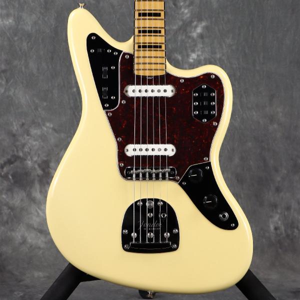 Vintera II 70s Jaguarは、アルダーボディにメイプルネックを採用し、パンチと透明感に溢れたクラシックなフェンダートーンを実現します。70年代後期の”C”シェイプネックは、手に馴染むグリップ感が心地良く、7.25インチラジア...