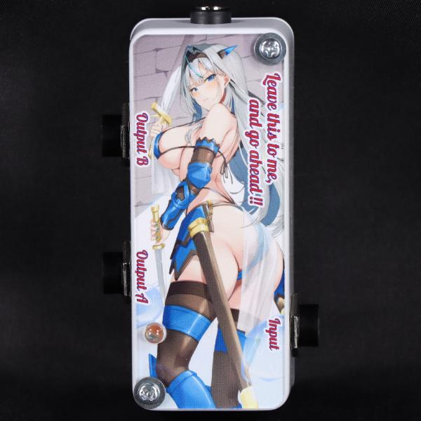 音声信号を二つに分配する、小型でシンプルなスプリッターです。インプットから入力された信号が、アウトプットAとアウトプットBに同時に出力されます。アウトプットAとアウトプットBにはそれぞれ独立したバッファーが設置されており、単純に信号を分配し...