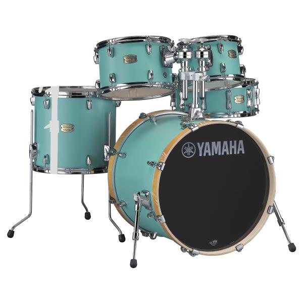 シェルにはヤマハドラムの代名詞とも言えるバーチ材を100%使用。6plyのシェル構造によりバーチ特有の中音域の豊かな響きを実現しました。上位機種譲りのアブソルートラグ、ヤマハ独自のタムマウントシステムY.E.S.S.を搭載。バスドラムレッグ...