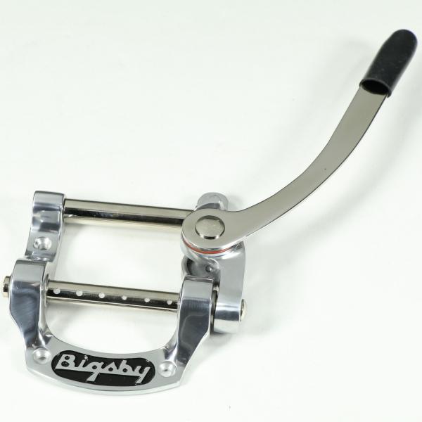◎「Bigsby」定番のトレモロ・ユニット「B5」の弦交換も容易なピンレス仕様！B5 Pinlessは、Bigsbyの生みの親であるポールビグスビーが生み出した、伝統的な手法によって製造されるKalamazooシリーズのBigsbyです。"...
