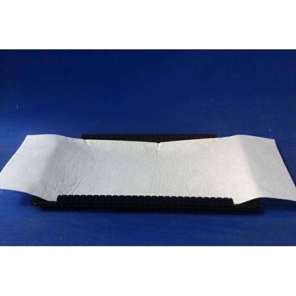 底面給水トレーとアクアベール(底面給水マット)がセットになっております。 ・給水トレー 縦38.5(35.0)cm×横57.8(54.5)cm×高さ4.9cm ( )内は内寸 素材:ポリプロピレン ・アクアベール(底面給水マット) 幅35c...