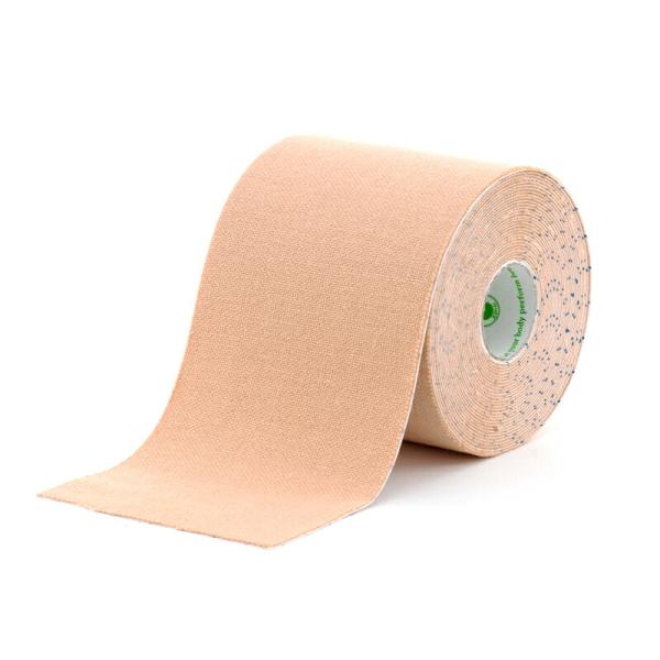 貼る。固める。攻める。高い伸縮率で、部位に確実にフィットするテーピング用テープ。動きに安心感と安定感をプラス。筋肉や関節に、X字型・Y字型など切り込みを入れて使用しても◎。身体に優しい綿素材を使用。アスリートの故障予防やパフォーマンスをサポ...