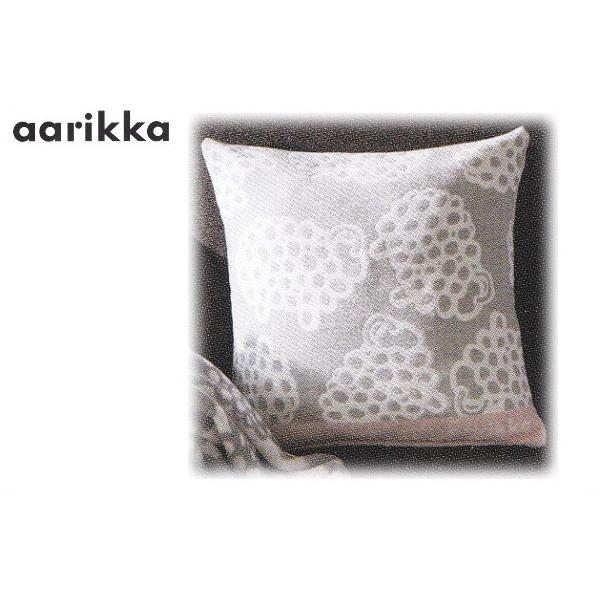 【発売日：2026年02月28日】■説明■【アアリッカ】【aarikka】クッションカバー【ラム】【ヒツジ】【羊】【クッション】【カバー】【インテリア】【北欧】【高級】【デザイン】【フィンランド】【デザイナー】【カイヤアアリッカ】【グッズ】...