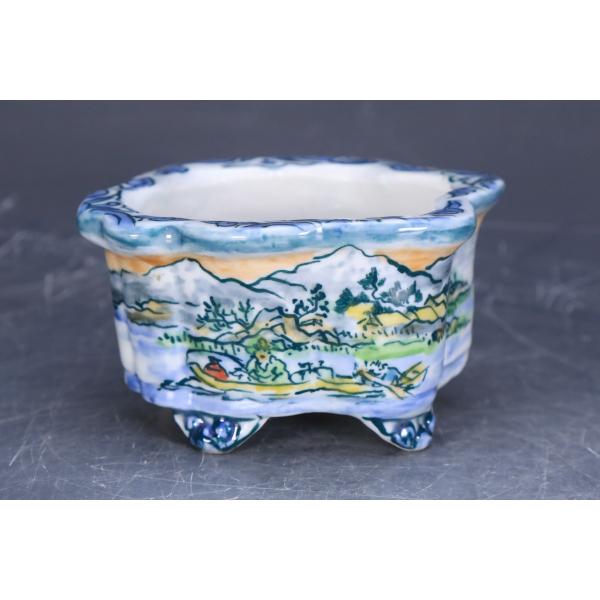 サイズ：横幅約9.0cm×奥行約8.0cm×高さ約5.0cm※商品画像については、モニターによって色味が若干異なります事ご了承ください。※内側に窯ヒビがございます。写真をご確認の上ご購入ください。【商品について】　・新しいのものから大変古い...