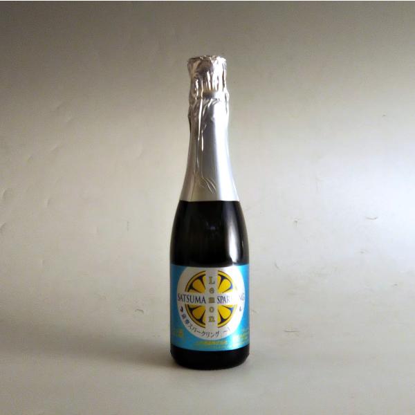 麦焼酎で仕込んだ薩摩流の炭酸リキュールです。瀬戸内産レモンをたっぷり使用し、さわやかな香り、シッカリとした果汁感、レモンの爽快感が堪りません。よく冷やして、氷が入ったグラスに注ぐとよりいっそう楽しめますよ！