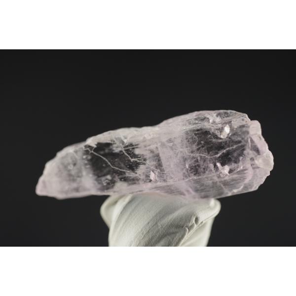クンツァイト原石　５．７ｇ /kz-06