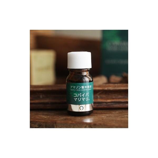 唇の荒れやニキビや吹き出物、痒み、また歯茎ケア、口臭予防に使ってください。 水で薄めてスプレーしたり、お湯やお茶に混ぜて飲用として、アロマオイルとして、いろいろと使える万能オイルです。化粧水やクリームに数滴、入れれば、コパイバケアコスメが出...