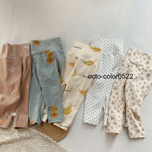 足元のポンポンがとてもかわいいベビー・キッズ用のタイツです。ウエストは伸縮性のあるゴム仕様なので、お着替え、オムツ替えも負担なく着脱が簡単です。足先まですっぽりと包み込んでくれて防寒対策としても！男の子にも女の子にも男女兼用でお使い頂けます...