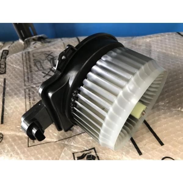 **** 商品説明を必ずご確認ください ****部品管理番号：166430000067900メーカー純正品番：87103-52200部品名：ヒーターブロアモーター部品区分：リサイクル品車名：カローラアクシオ車両タイプ名：4ドアセダン通称型式...