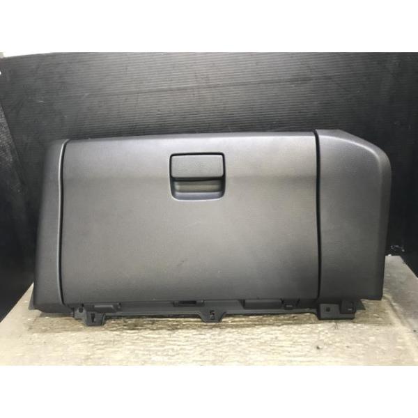 **** 商品説明を必ずご確認ください ****部品管理番号：167190000070210メーカー純正品番：77500-T7B-003ZA部品名：グローブBOX部品区分：リサイクル品車名：ヴェゼル車両タイプ名：5DJワゴン通称型式：RU3...