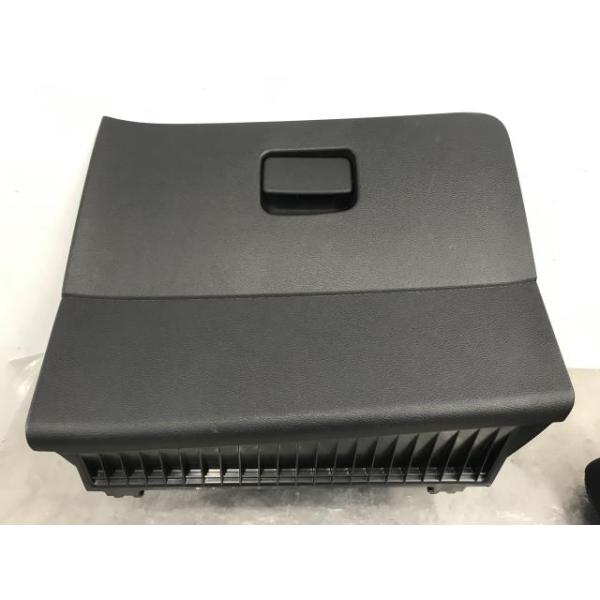 **** 商品説明を必ずご確認ください ****部品管理番号：167430000070210メーカー純正品番：68500-5TA0A部品名：グローブBOX部品区分：リサイクル品車名：セレナ車両タイプ名：5DBOXワゴン通称型式：EDRARD...