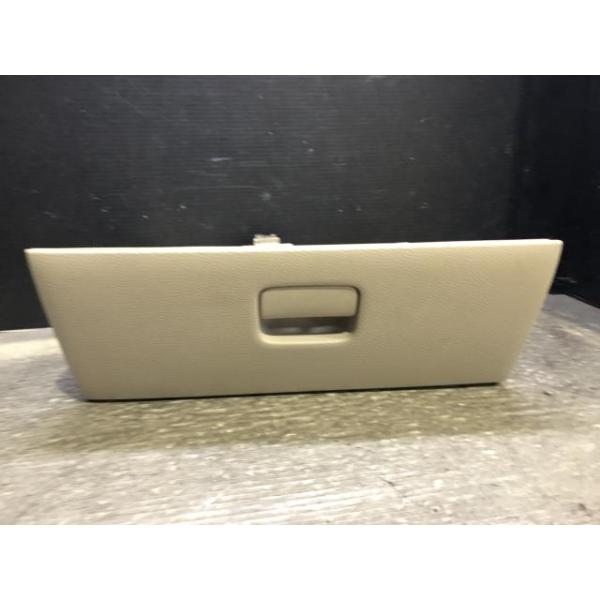 **** 商品説明を必ずご確認ください ****部品管理番号：168300000070210メーカー純正品番：77512-TTA-003ZA部品名：グローブBOX部品区分：リサイクル品車名：Ｎ−ＢＯＸ車両タイプ名：5ドアハッチバック通称型式...