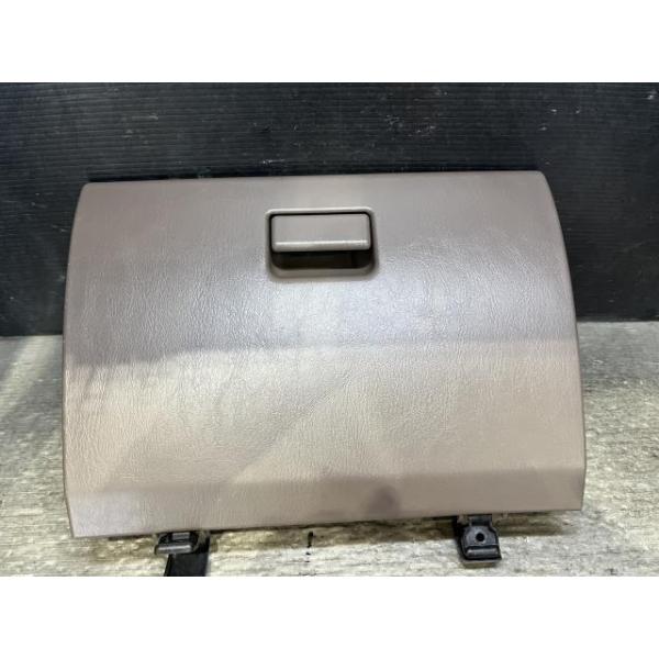 **** 商品説明を必ずご確認ください ****部品管理番号：170810000070210メーカー純正品番：55550-35040-E0部品名：グローブBOX部品区分：リサイクル品車名：ハイラックスサーフ車両タイプ名：5DJワゴン通称型式...