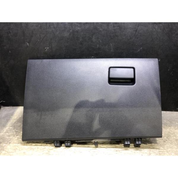 **** 商品説明を必ずご確認ください ****部品管理番号：171500000070210メーカー純正品番：55550-12580-C0部品名：グローブBOX部品区分：リサイクル品車名：カローラツーリング車両タイプ名：ステーションワゴン通...