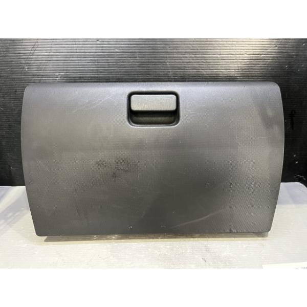 **** 商品説明を必ずご確認ください ****部品管理番号：172320000070210メーカー純正品番：55550-B1110-C0部品名：グローブBOX部品区分：リサイクル品車名：ロッキー車両タイプ名：5DJワゴン通称型式：A200...