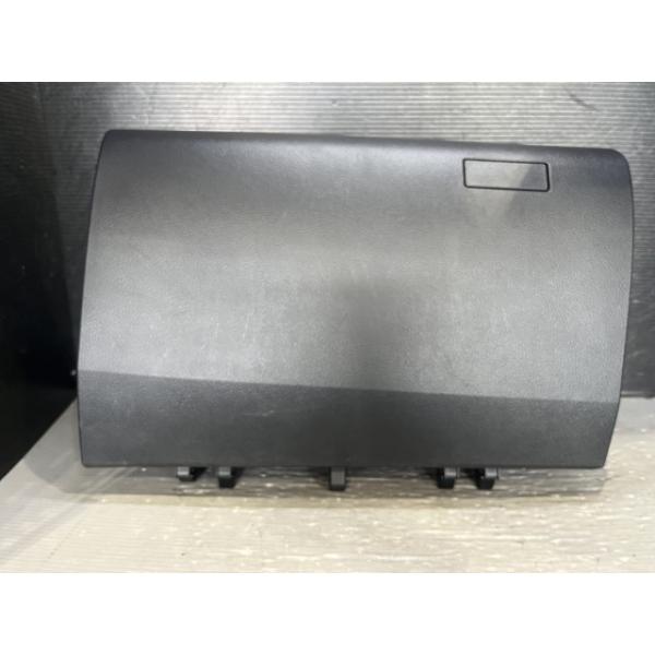 **** 商品説明を必ずご確認ください ****部品管理番号：174910000070210メーカー純正品番：55550-58100-C0部品名：グローブBOX部品区分：リサイクル品管理品番：下車名：アルファード車両タイプ名：5DBOXワゴ...