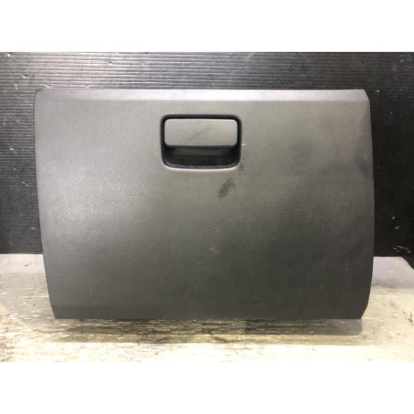 **** 商品説明を必ずご確認ください ****部品管理番号：177080000070210メーカー純正品番：55550-B5050-C0部品名：グローブBOX部品区分：リサイクル品車名：ハイゼット車両タイプ名：ケイバン通称型式：S321V...