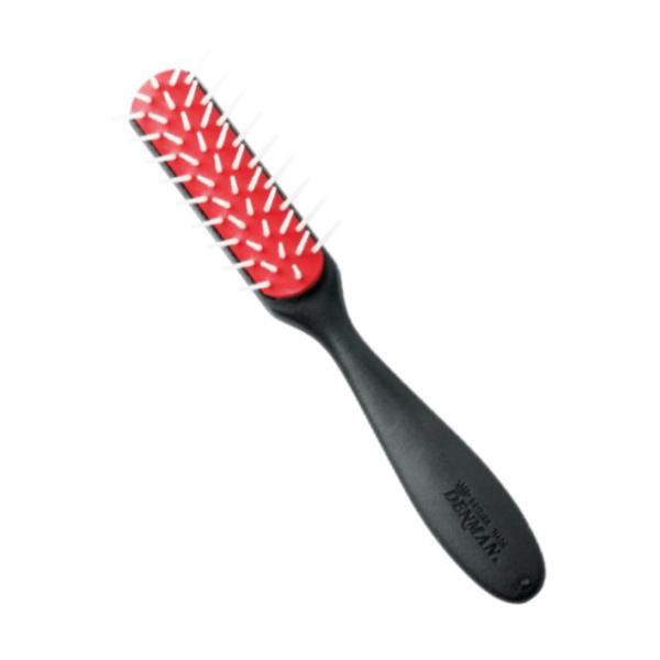 トリコインダストリーズ デンマンブラシ フリーフロー D-1431 ブラックピンの配列に拡がりを持たせているため、髪通りがスムーズです。特にロングヘア、カーリーヘア、ウェービーヘア等の髪型に使いやすいブラシです。