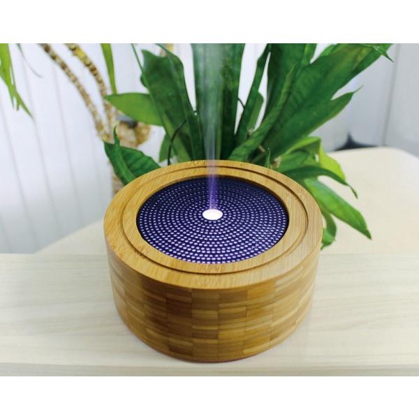 「商品情報」定格電圧:AC100V定格周波数:50/60 Hz電源:24V DC消費電力:12W超音波振動子耐用時間:約3,000時間●超音波式アロマディフューザー新登場。7色のLEDカラーとバンブー素材がお部屋を演出。 ●LEDカラーは7...