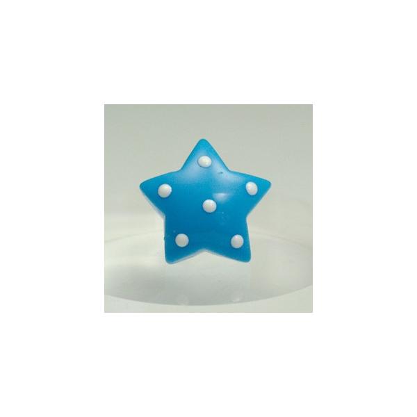 ボタンの種類　：　縫い付け用ボタンサイズ　：　約15mm素材　：　プラスチック製存在感のあるプラスチック製のボタンです。ゴムを通してヘアアクセサリーにも。お好みの色を見つけてください。同色2個セットの価格です。※白いドット部分は手描きのため...