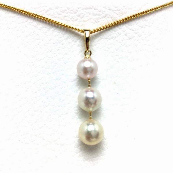 【発売日：2024年03月03日】送料無料 イソワパール イソワ 磯和パール 磯和真珠 磯和 　大変美しいペンダントトップです。3つの珠のテリ，艶も良いです。トリロジーのデザインをお楽しみくださいませ。大変素敵です。強くお薦めいたします。